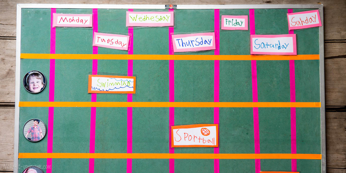 » Back to School: Kid Made Family Schedule Board