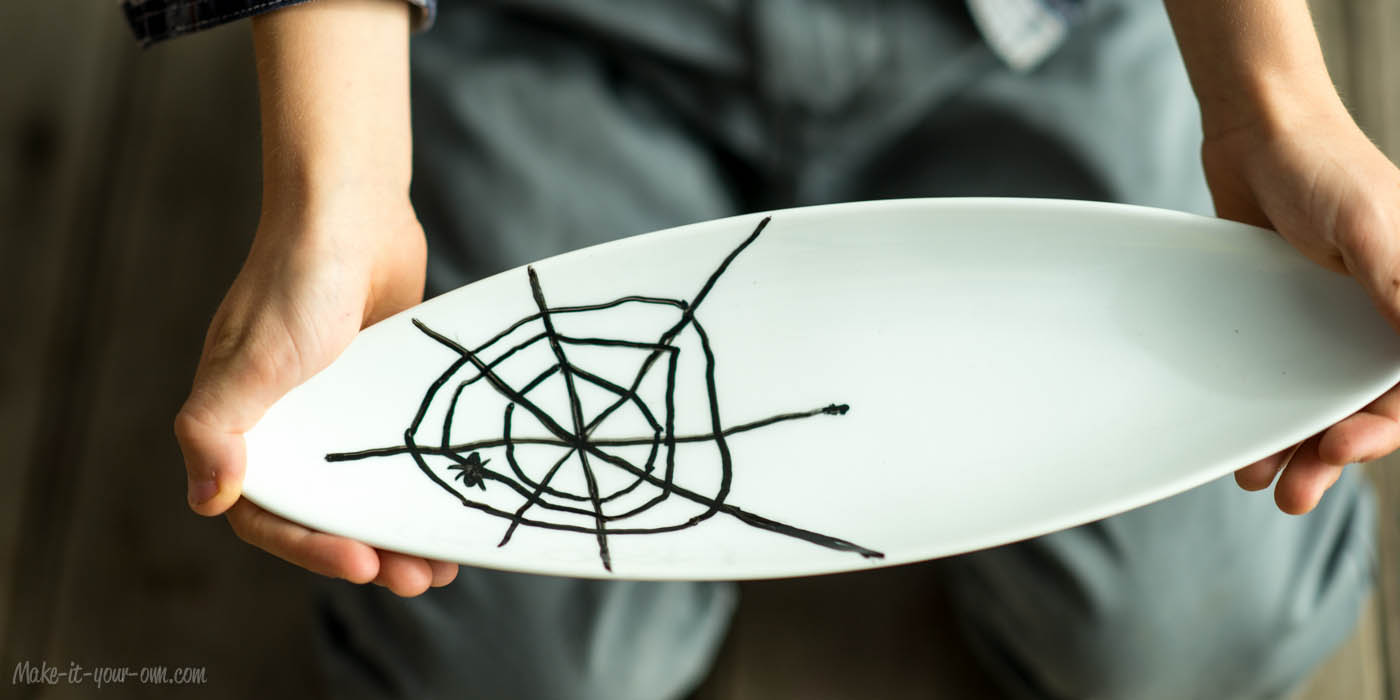 » Halloween: Spider Web Dish